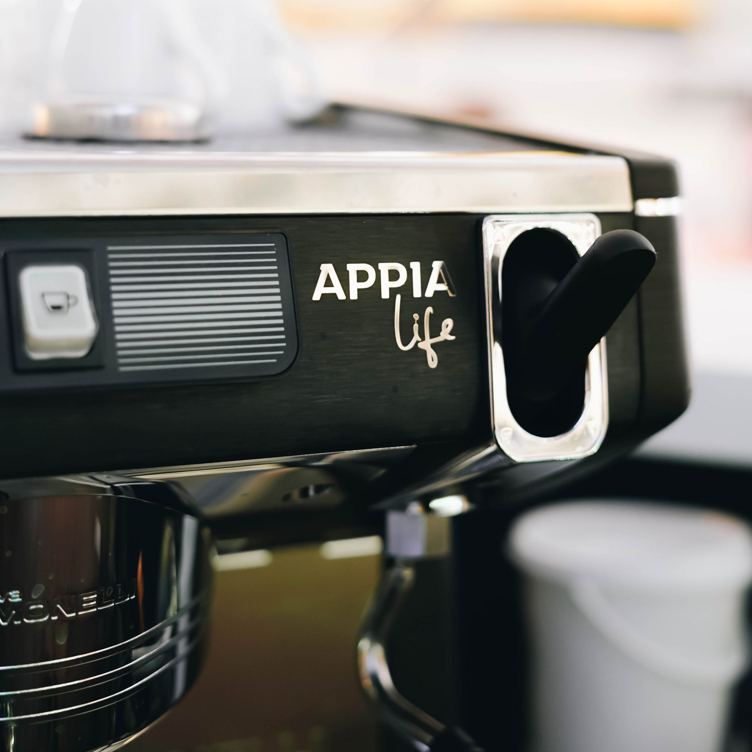 Coffee Shop Unik di Bali - Toffin Insight